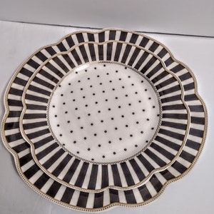 ONE Plate GOTHIC Halloween Black White Stripes Polka Dots Dinner Plate ...