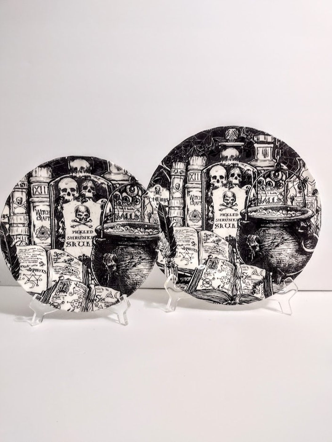 One Plate ROYAL WESSEX Gothic Witches Halloween Pickled Shrunk SKULL ...