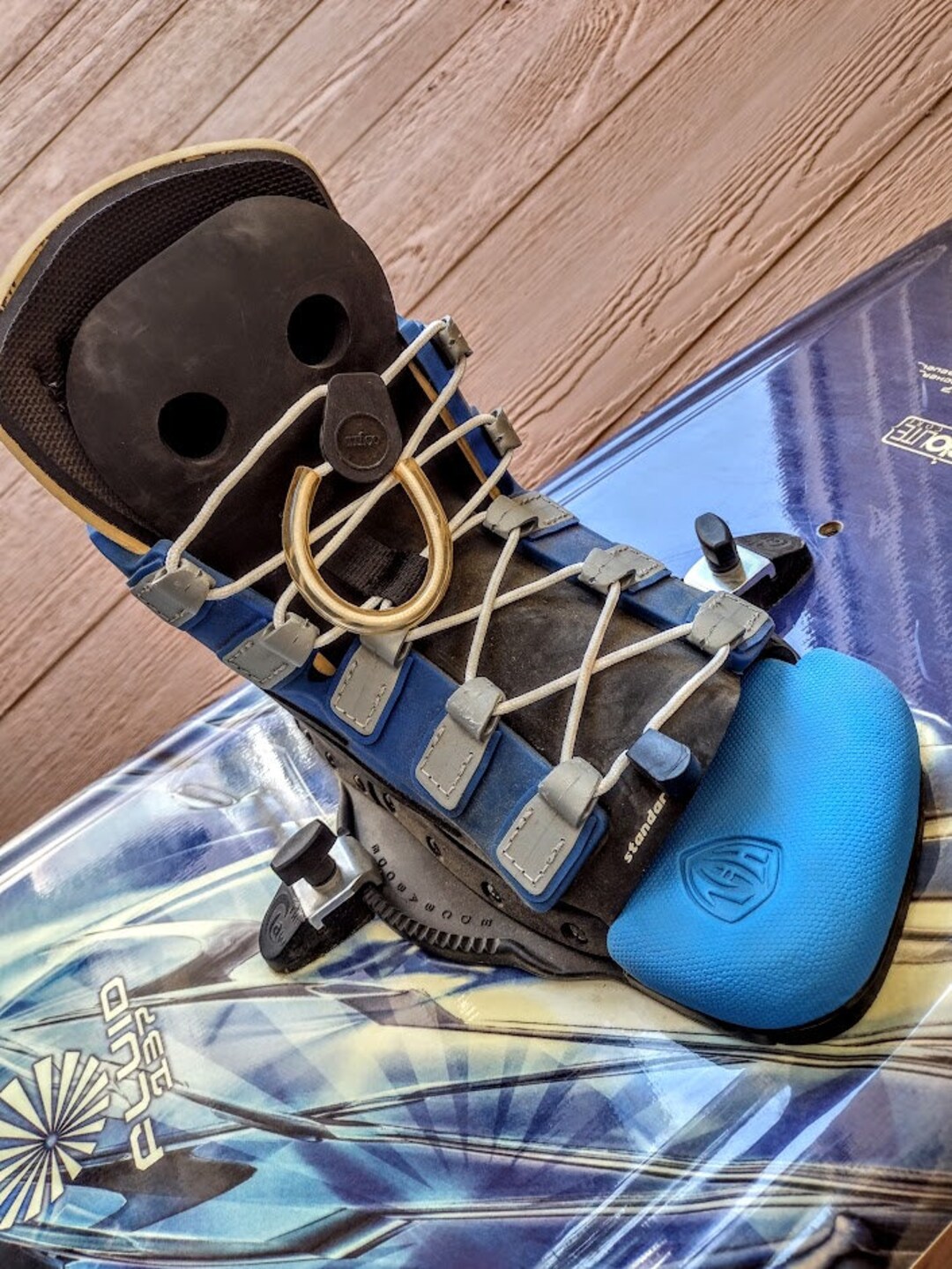 SURFING Universal Series Hyperlite Fluid 137 Bio Lite Core Wakeboard ...