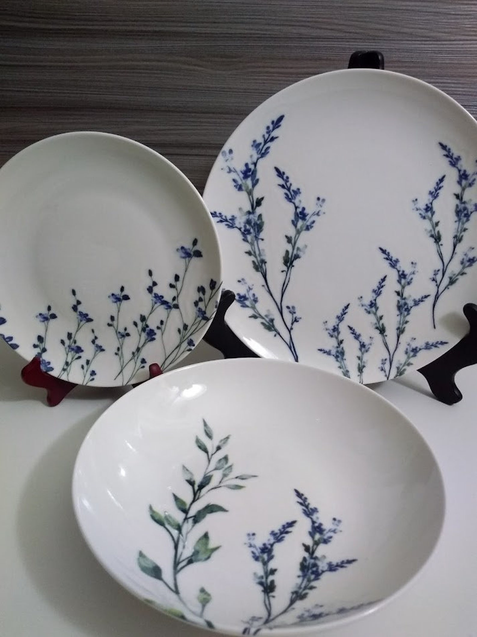 One Plate+napkin Intesa Home Blue Embossed WILDFLOWERS Dinner Plate 10. ...