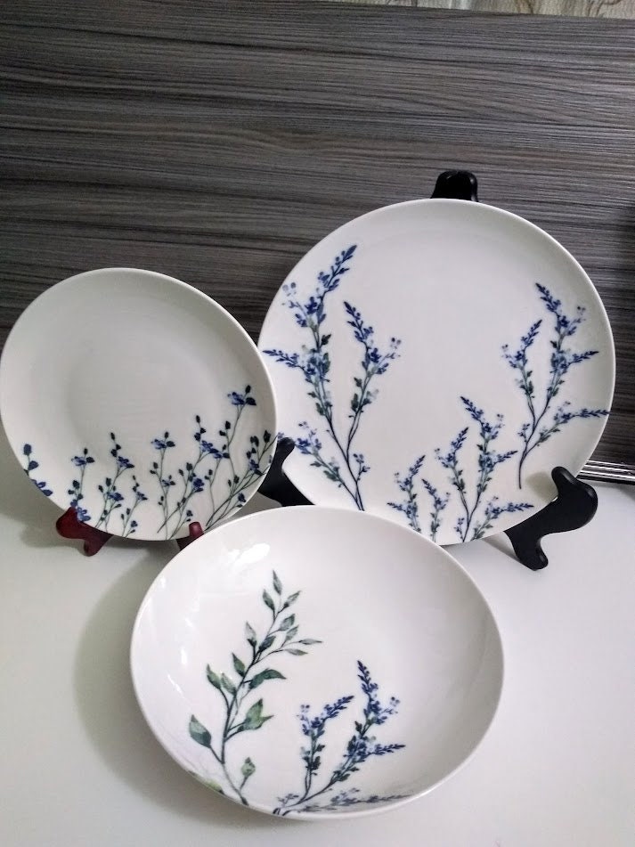 One Plate+napkin Intesa Home Blue Embossed WILDFLOWERS Dinner Plate 10. ...