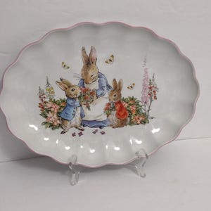 ONE Plate Beatrix Potter PETER RABBIT Little Gardener Bunny Easter Oval ...
