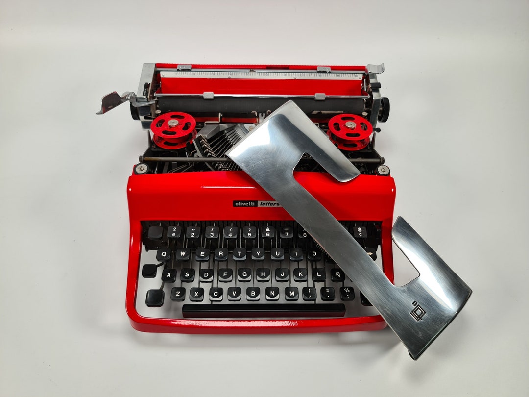 SALE Limited Edition Olivetti Lettera 32 Red & Chrome Typewriter ...