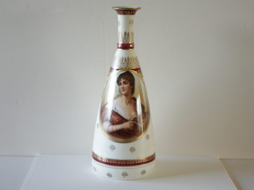 Antique Hand Painted Austrian Royal Vienna 10" Porcelain Lady Painter ...