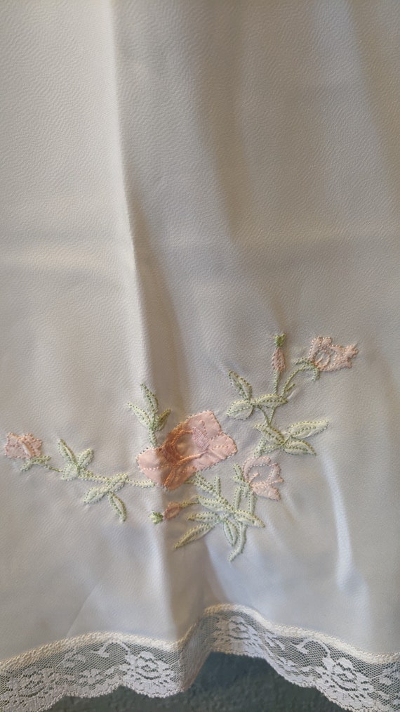 1950's Hand Embroidered Half Slip by Corhan Noumair S… - Gem