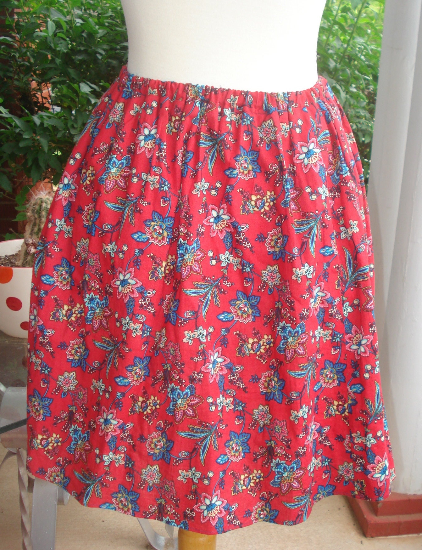 Vintage Handmade Floral Mini Skirt Elastic Waist Size 10 Vintage Handmade Floral Mini Skirt Elastic Waist Size 10
