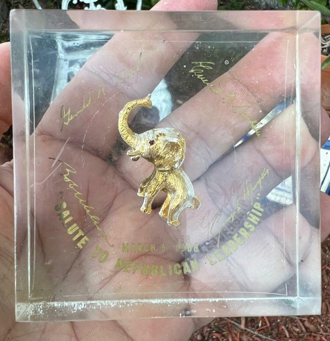 Vintage Lucite Plastic Republican Party Elephant Political Paperweight ...