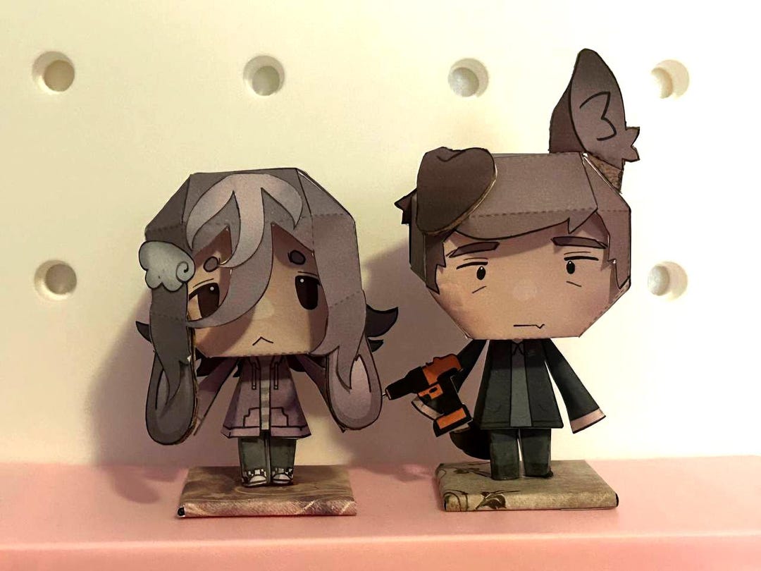 Clinical Trial Game Papercraft: Angel Martinez & Lee Smith Figurines ...