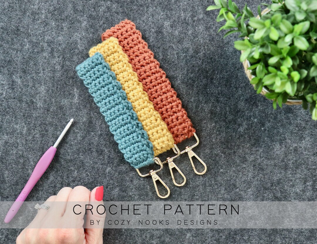 Beginner Keychain Wristlet, Beginner Crochet Pattern, Crochet Craft ...
