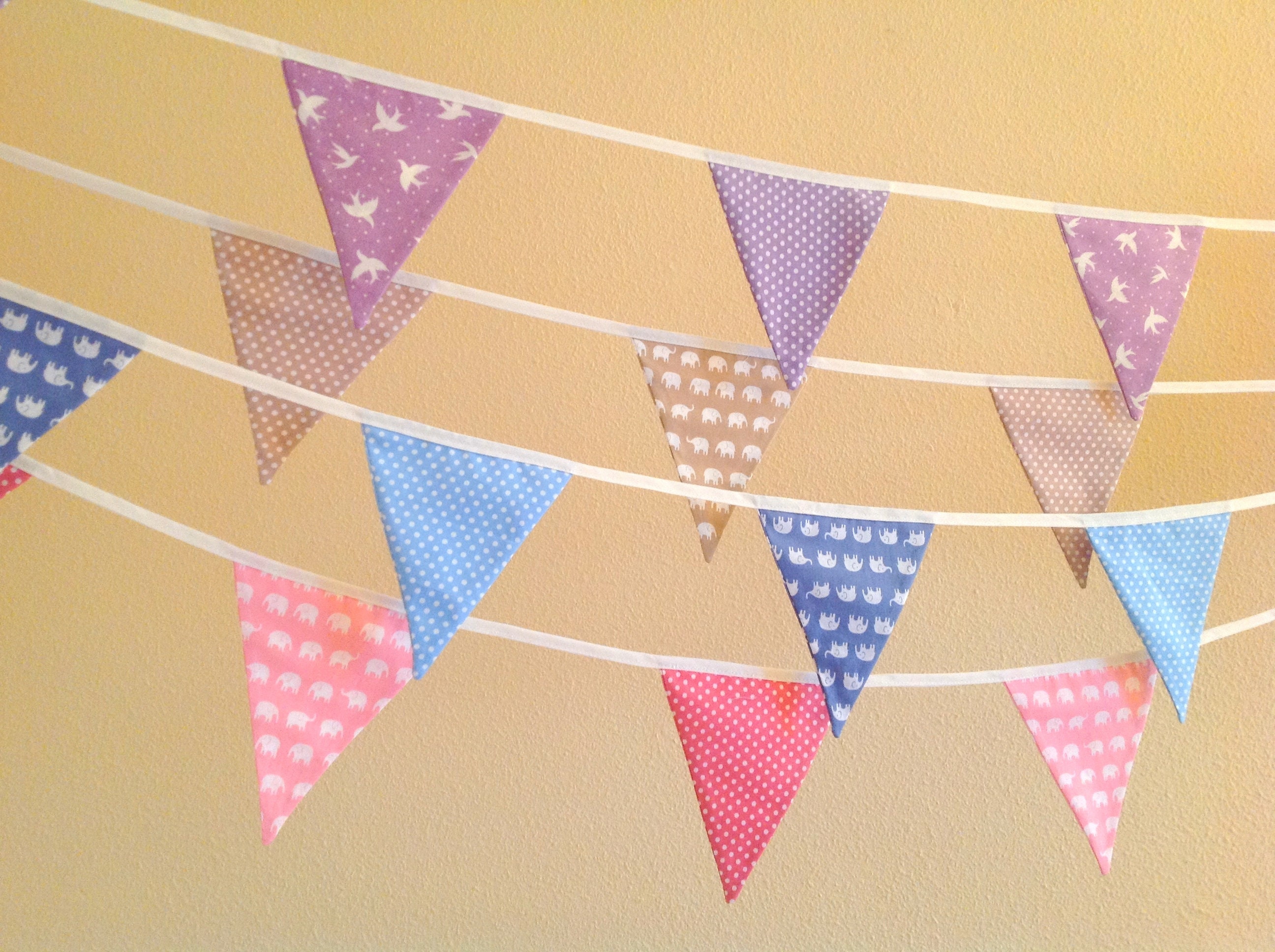 Banderines de tela lila, Banderines morados, Guirnalda pajaritos y ...