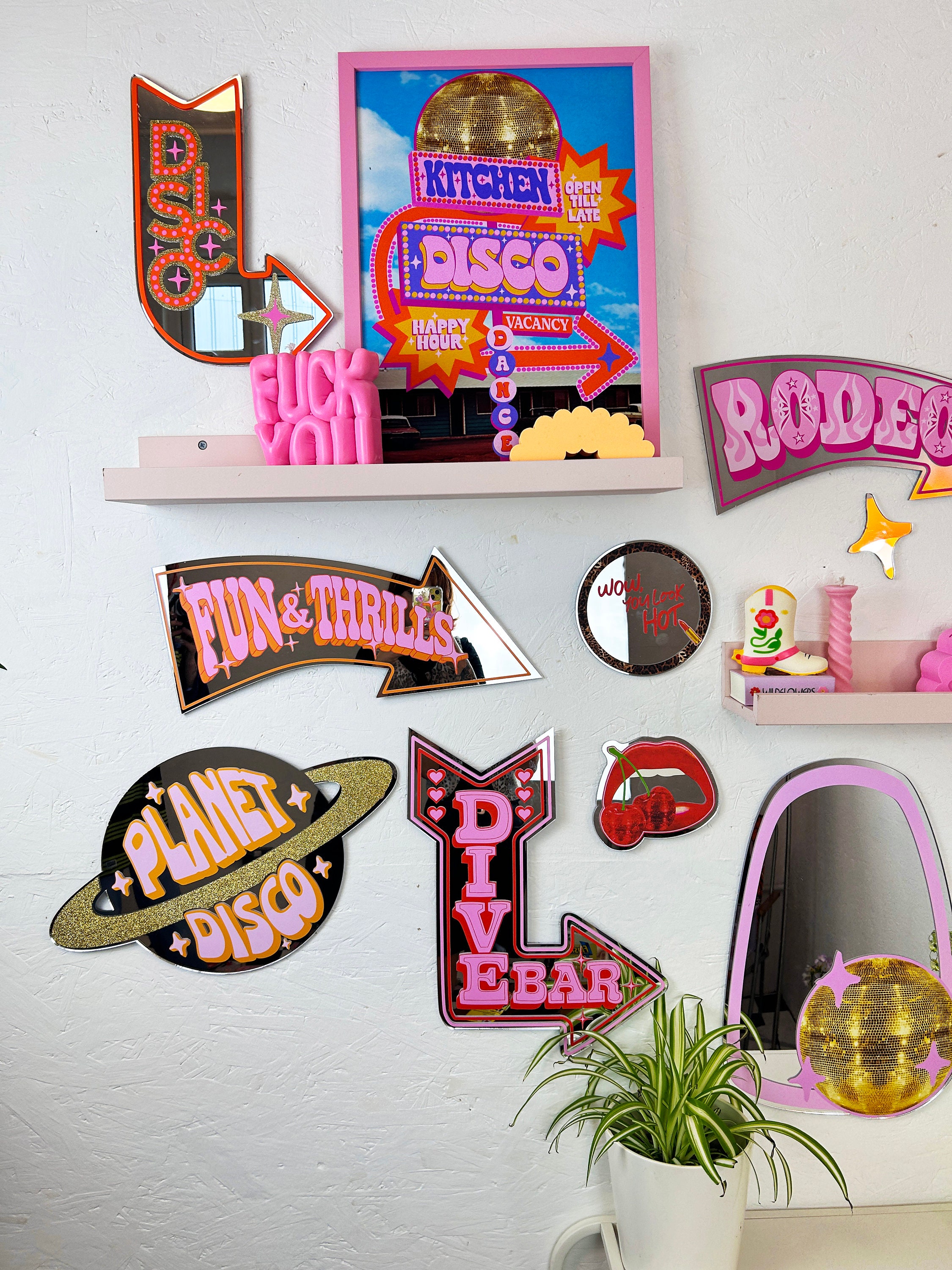 Retro Fun & Thrills Arrow Mirror - Etsy