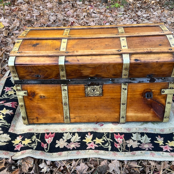 Antique Trunk - Etsy