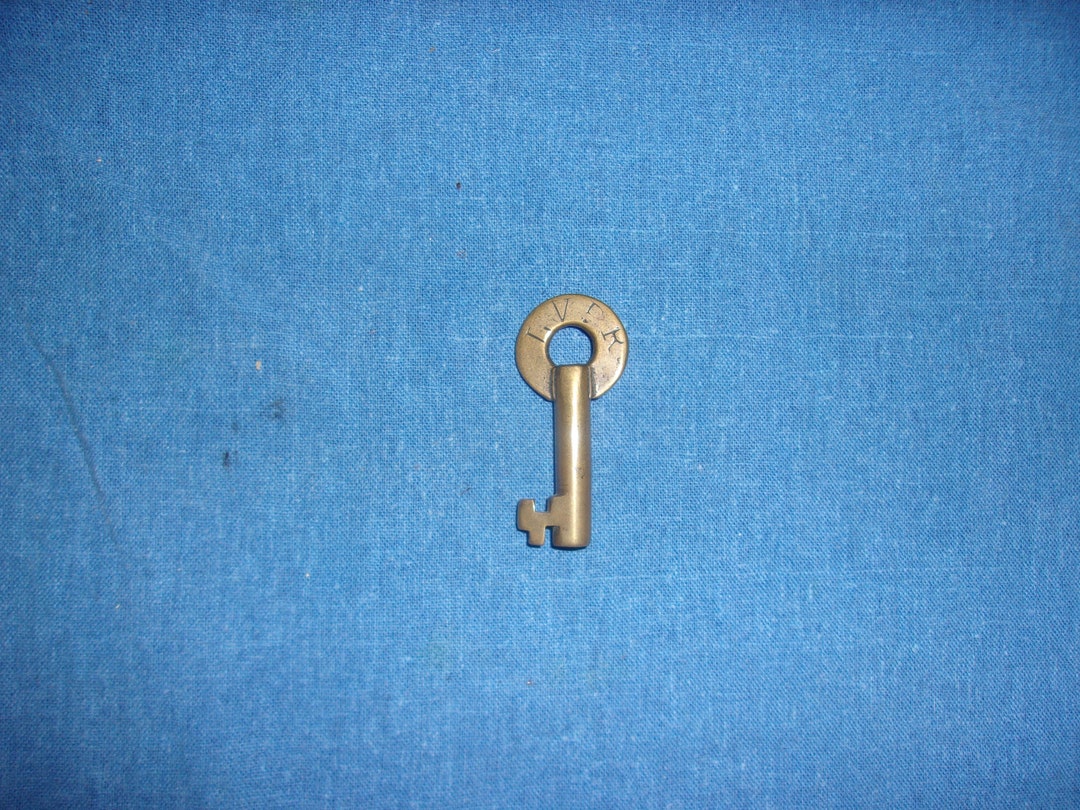 Antique Brass LV LEHIGH VALLEY Railroad Switch Lock Key A9522S on Back ...
