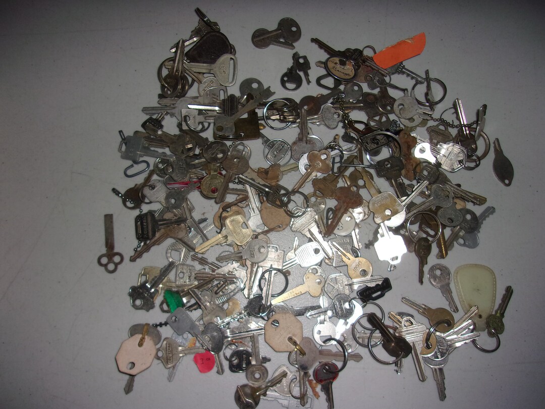 125 Plus Antique of Vintage CAR HOUSE KEY Collection Lot Steampunk ...