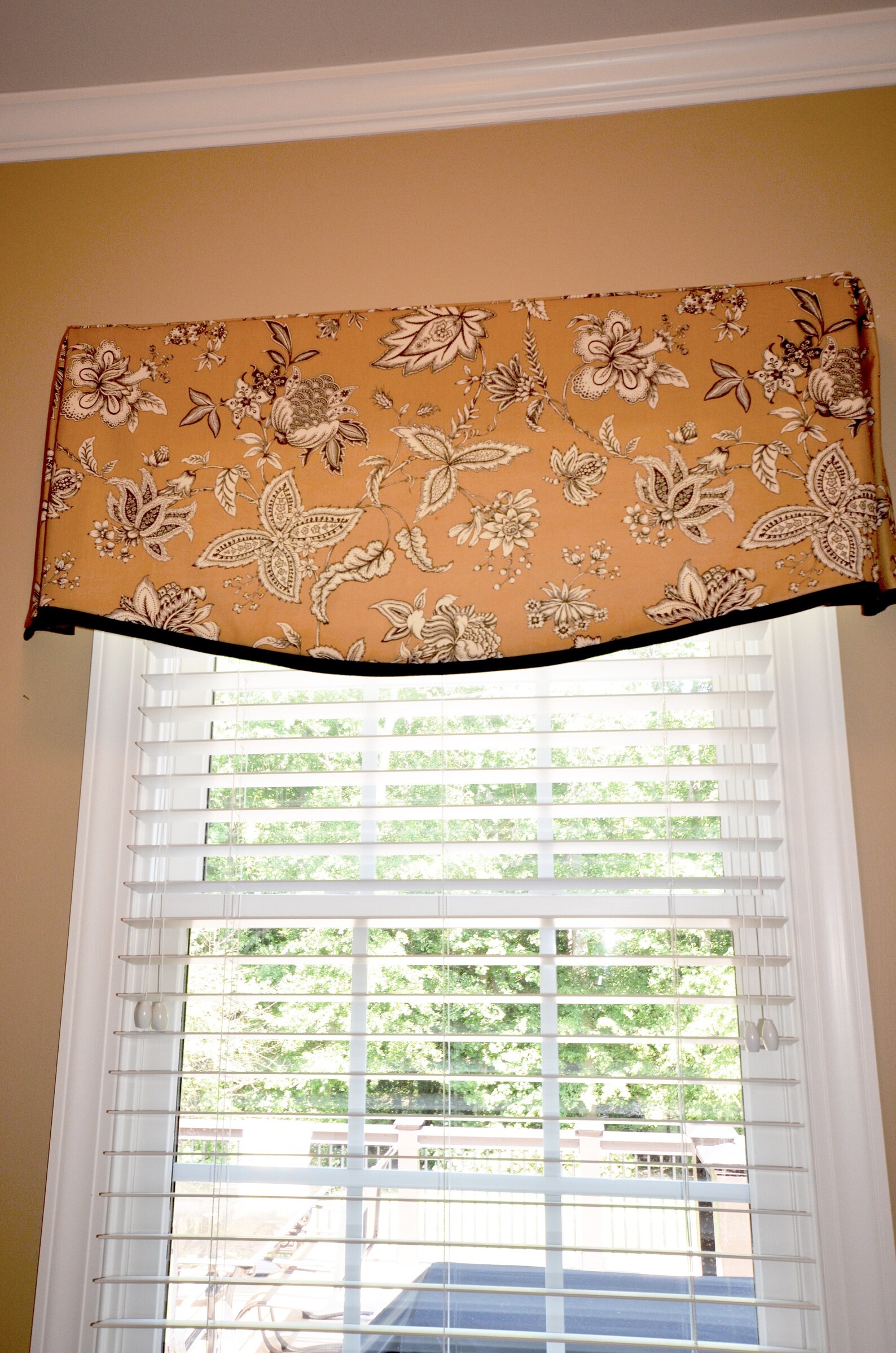 Scalloped Valance With Banding | Etsy