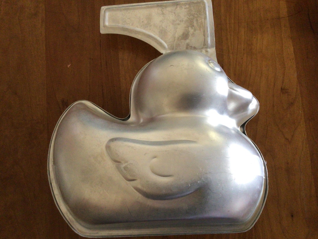 Wilton 3-D Rubber Ducky Pan , Duck Cake ,vintage ,easter, Baby Shower ...