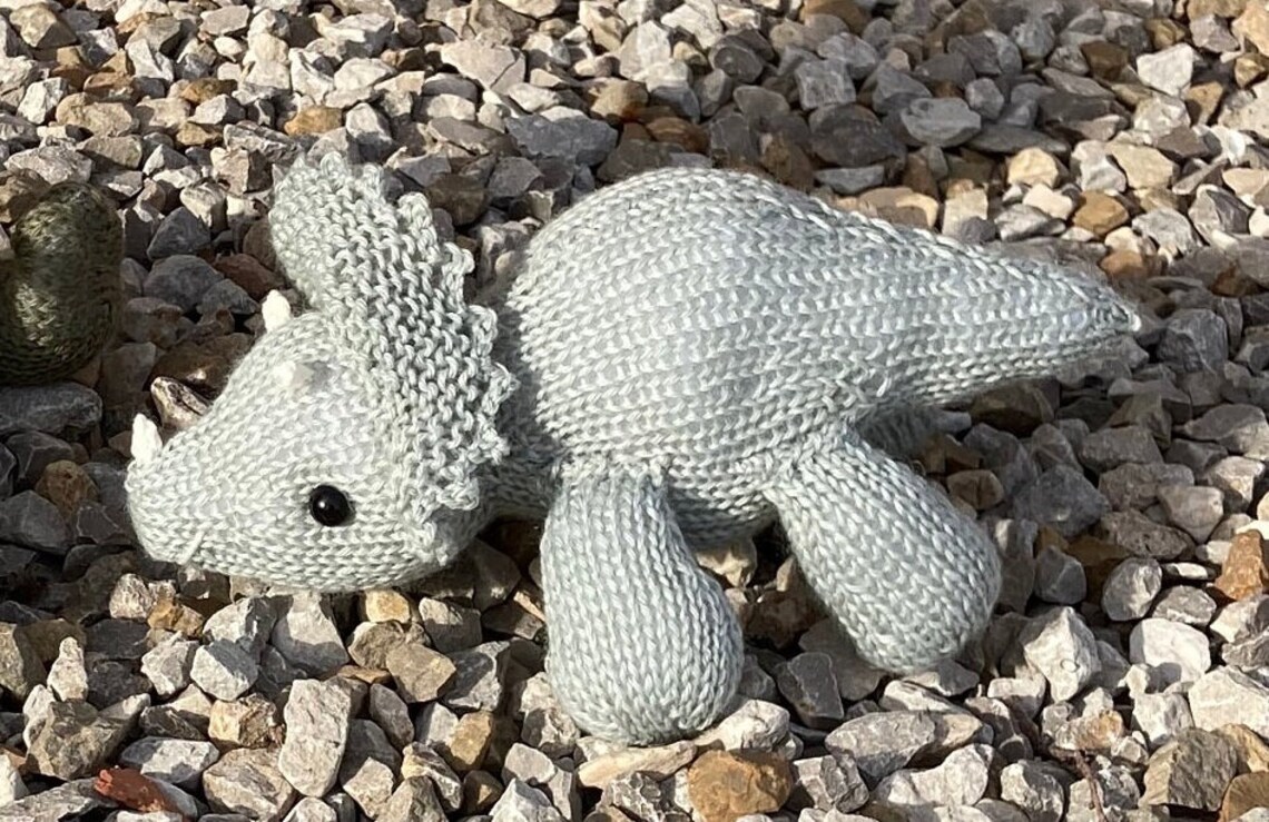 KNIT PATTERN: Sweet Baby Triceratops Tutorial Knit in the - Etsy