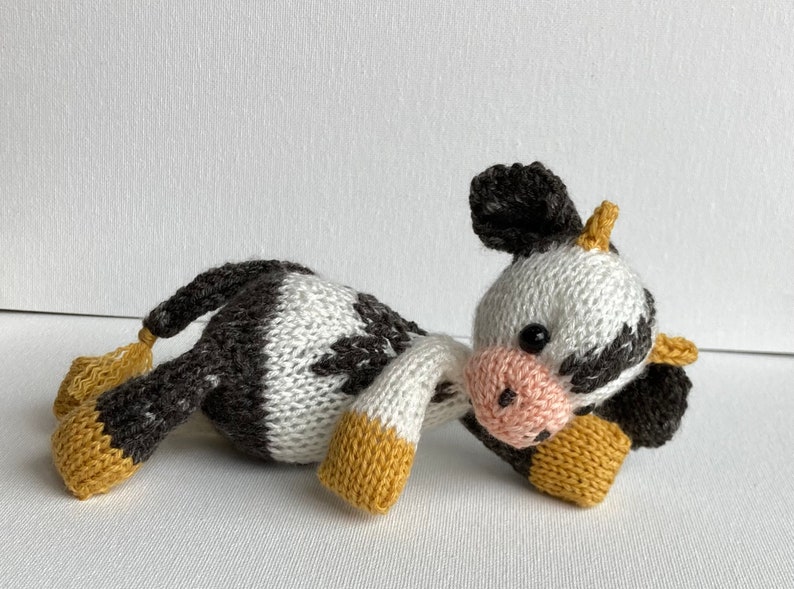 KNIT PATTERN Little Knit Cow Pattern-knit in the Round | Etsy