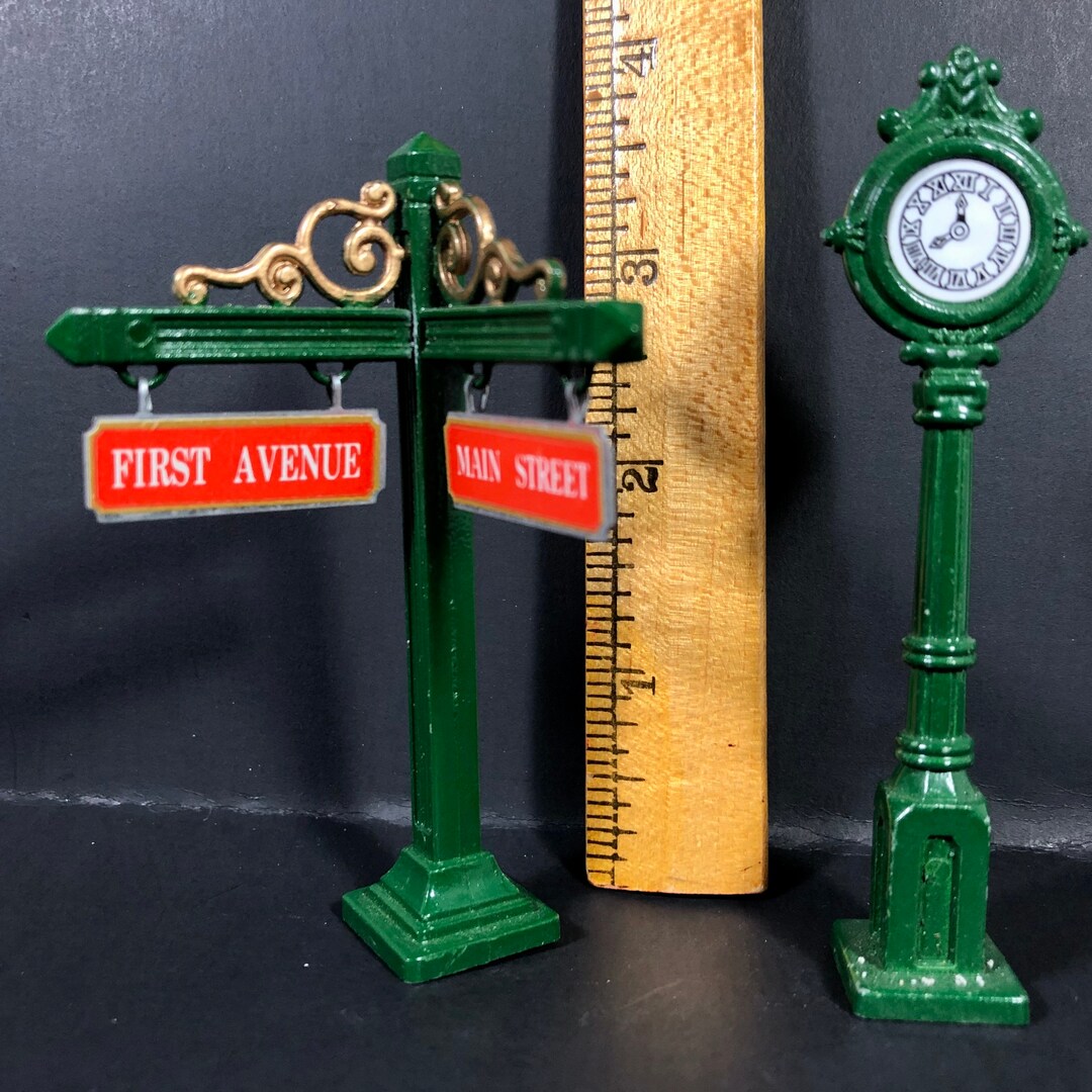 Lemax Cast Metal Town Clock Street Sign Christmas Putz Yard Train Yard ...