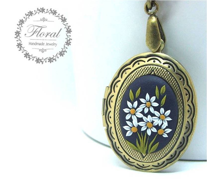 Tiny Daisy Flower Locket Necklace for Photo Locket Pendant - Etsy