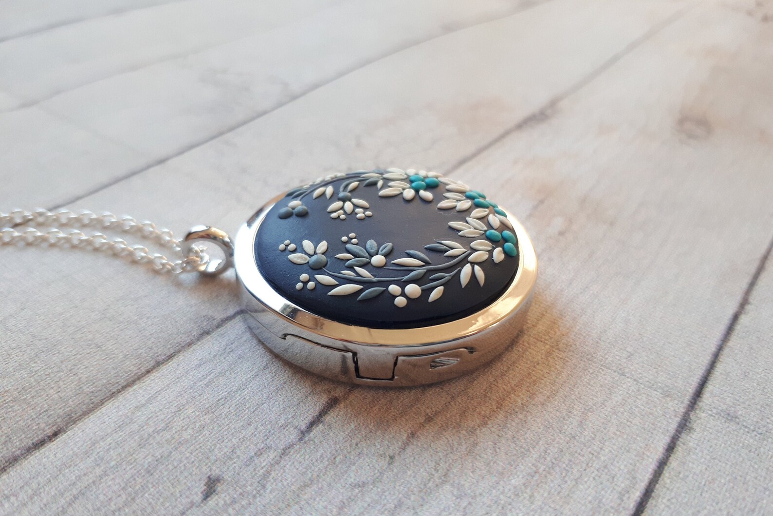 Personalized Locket Necklace 3 Photo Locket With Message - Etsy