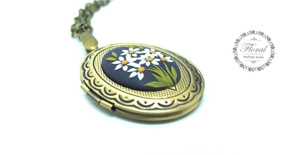 Tiny Daisy Flower Locket Necklace for Photo Locket Pendant - Etsy