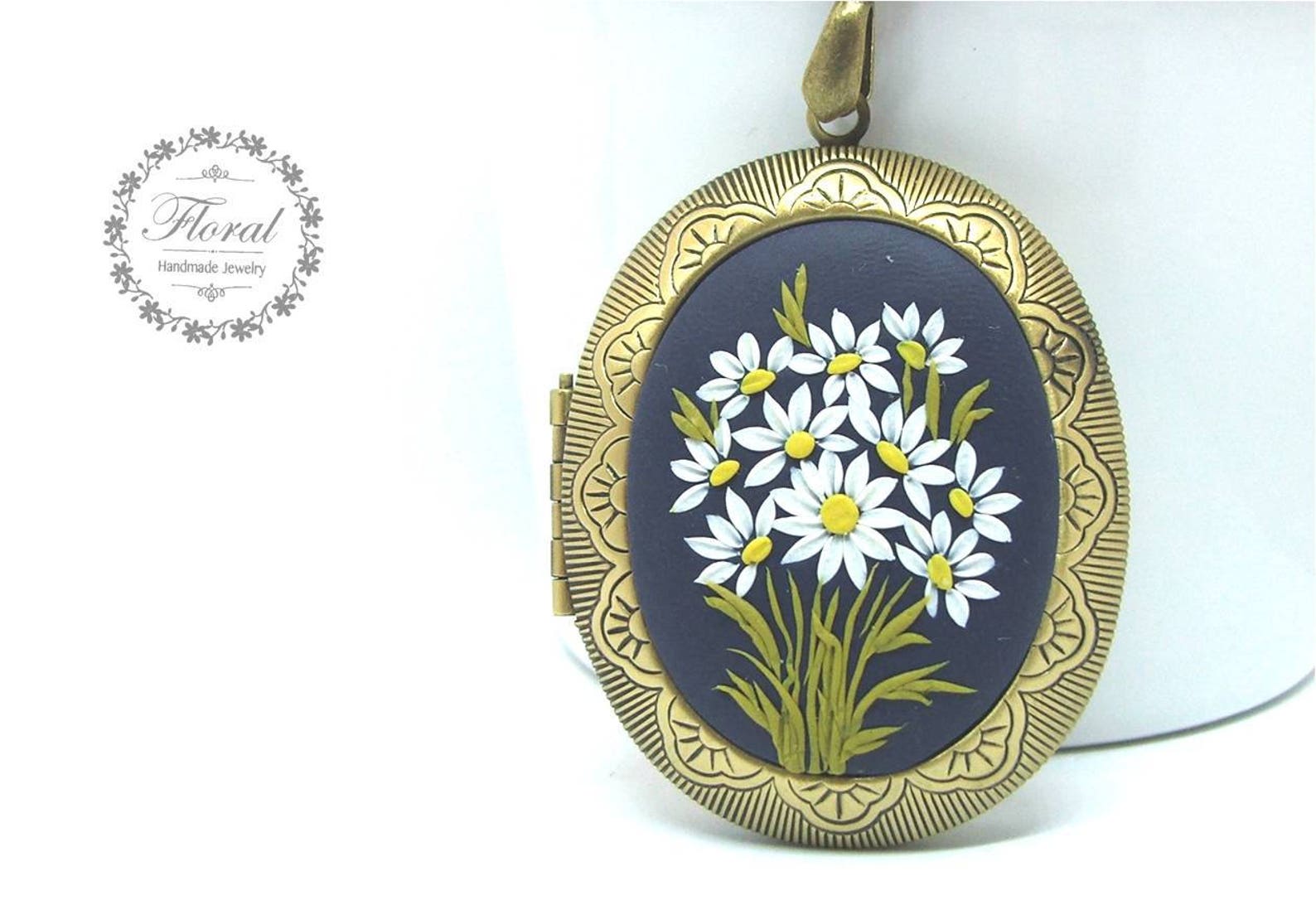 Personalized Locket Necklace With Photo Inside Daisy Necklace - Etsy