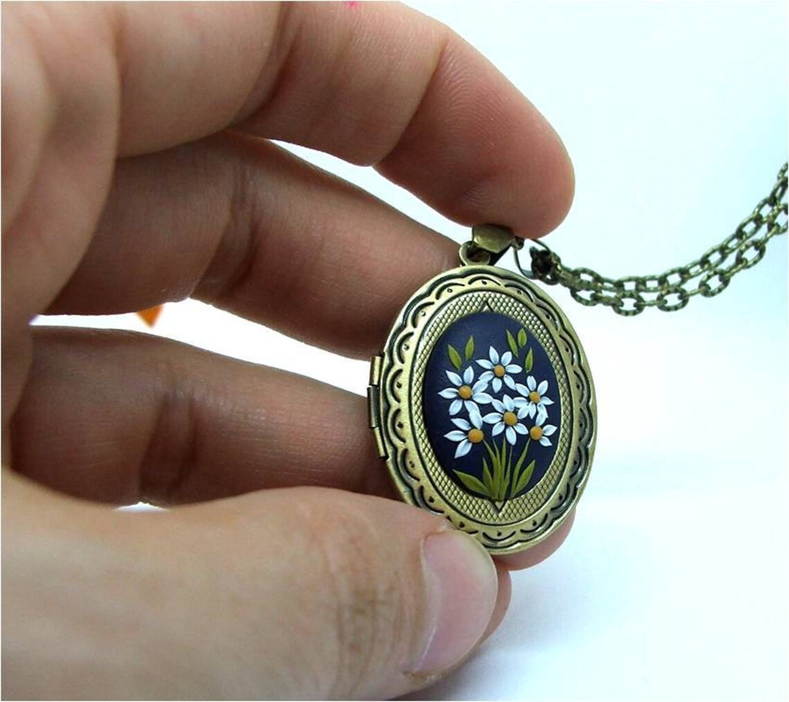 Tiny Daisy Flower Locket Necklace for Photo Locket Pendant - Etsy