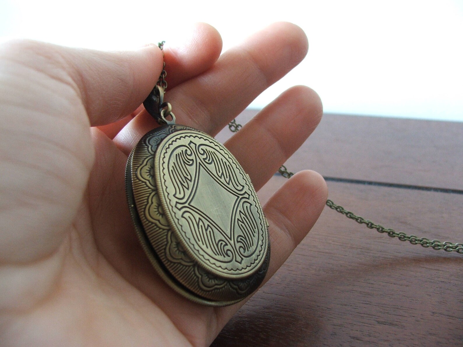 Personalized Locket Necklace With Photo Inside Daisy Necklace - Etsy