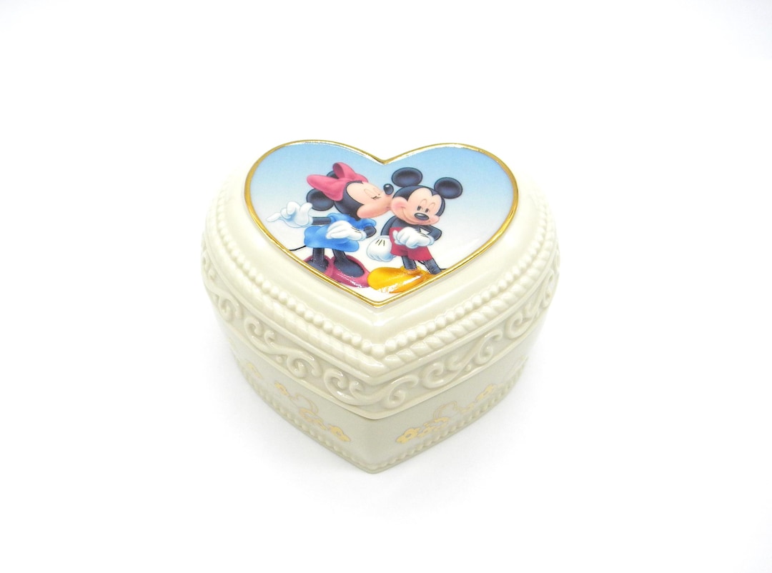 Lenox Disney Showcase Collection Mickey and Minnie Sweet Romance ...