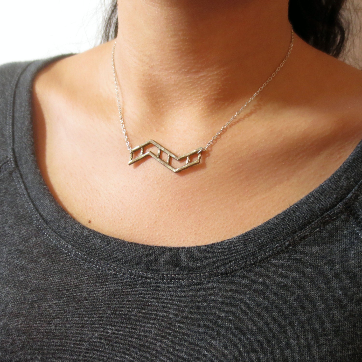 Petit collier bicolore en zigzag, pendentif géométrique en métaux ...