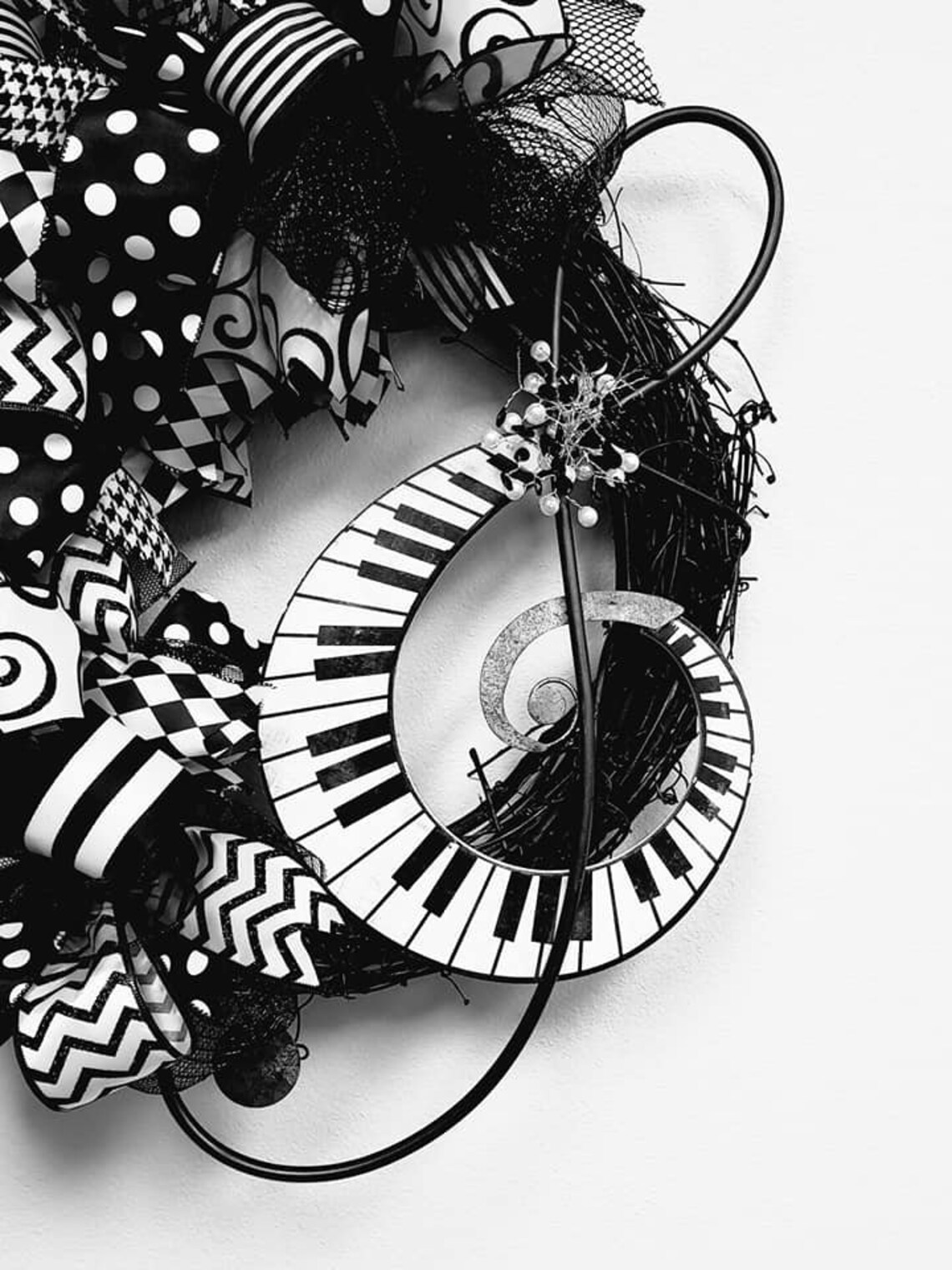 Black and White Deco Mesh Wreath, Music Lover's Wreath, Black and White ...