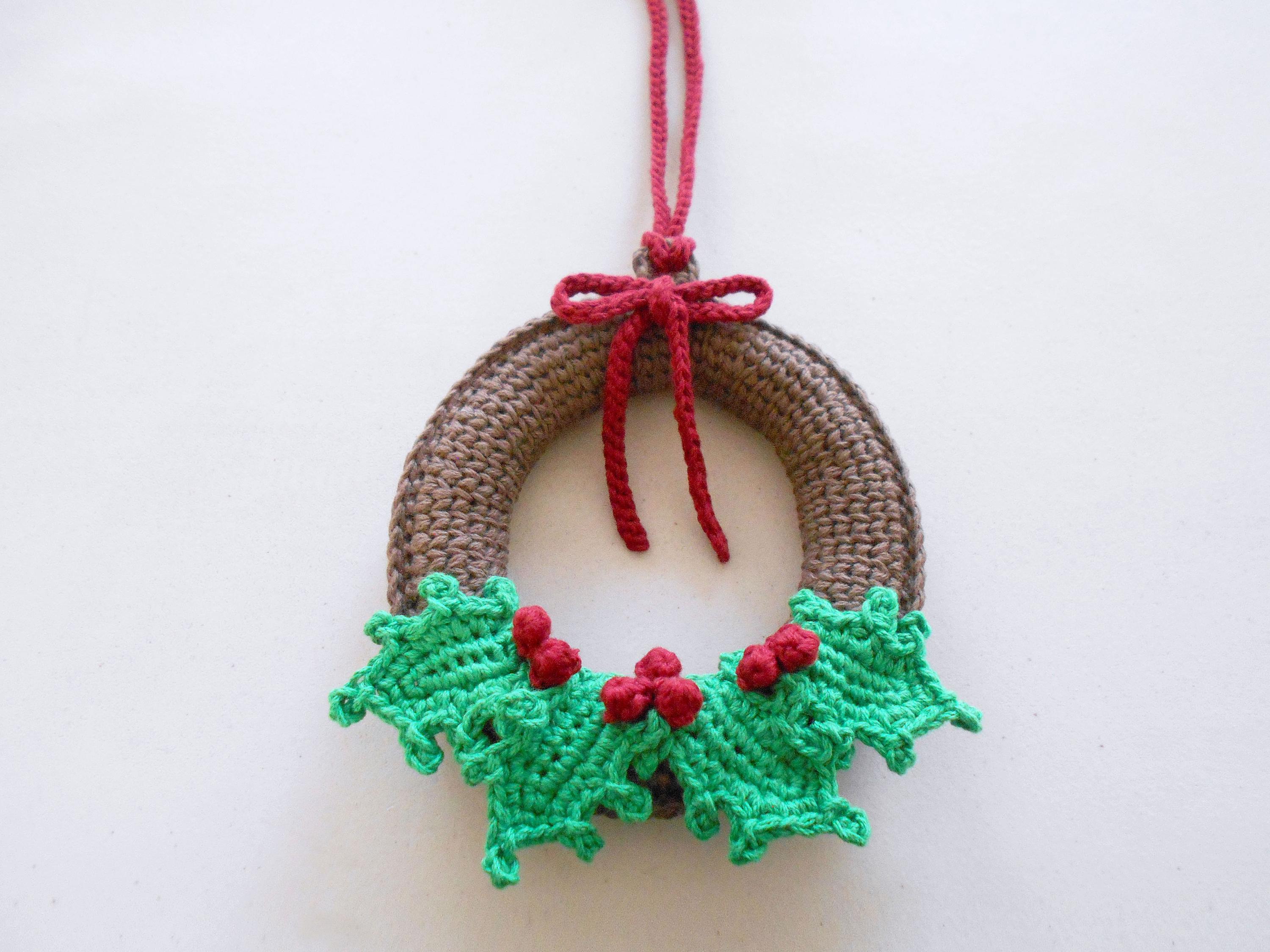Crochet Pattern: Holly Mini Wreath Christmas Home Decor (PDF Pattern ...