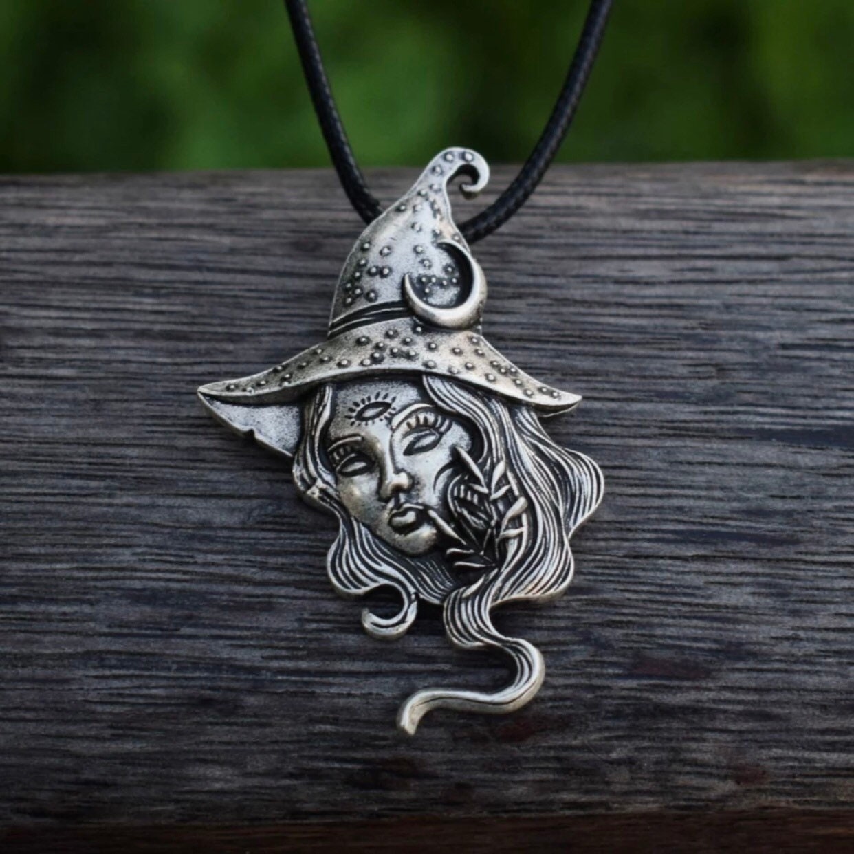 Witchy Third Eye Pendant Necklace // Halloween Necklace // - Etsy