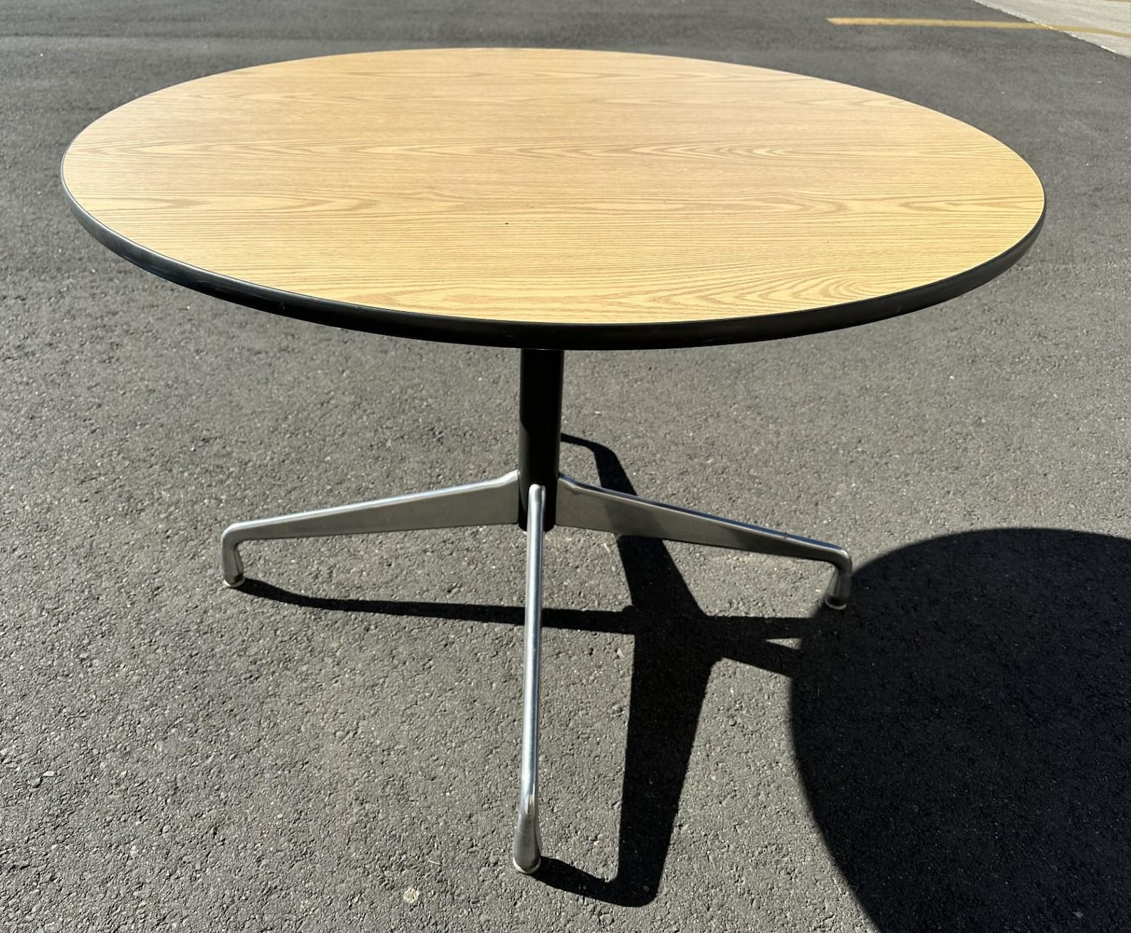 Herman Miller Mid Century Modern Round Table (shipping is NOT Free) - Etsy