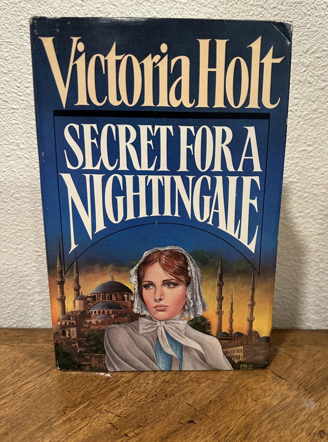 Victoria Holt's Secret for a Nightingale ~ Hardcover, 1986 - Etsy