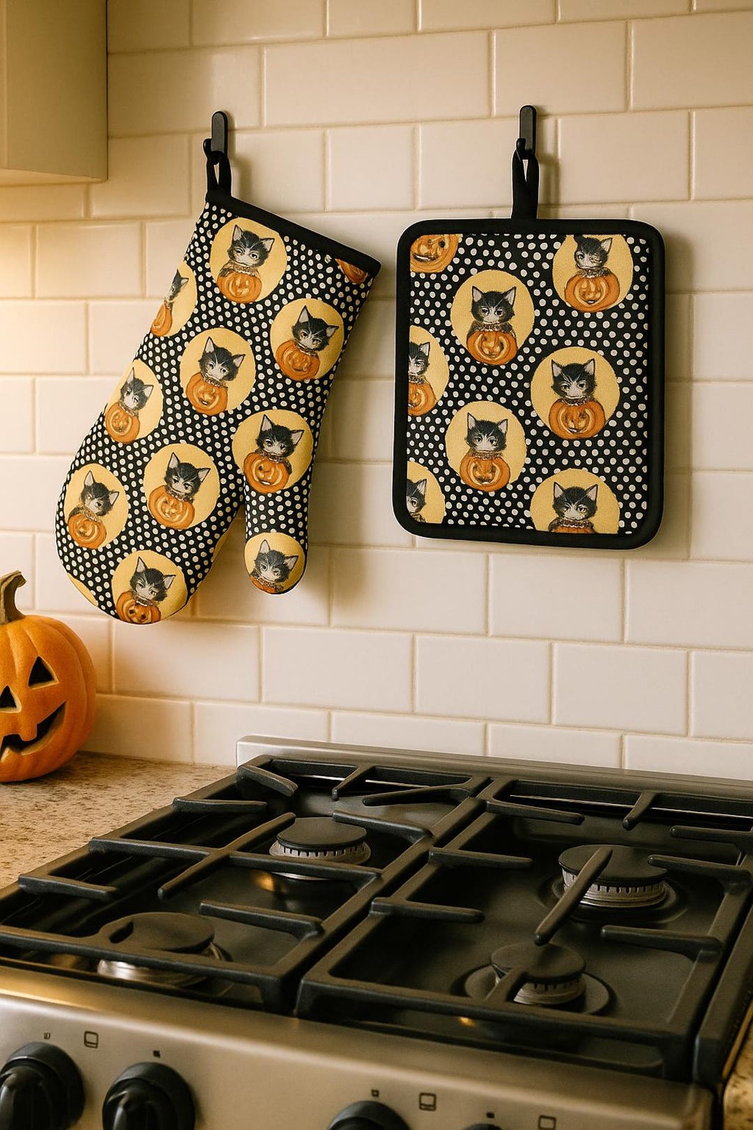Spooky-cute Halloween Oven Mitt & Pot Holder – Handmade Retro Black ...