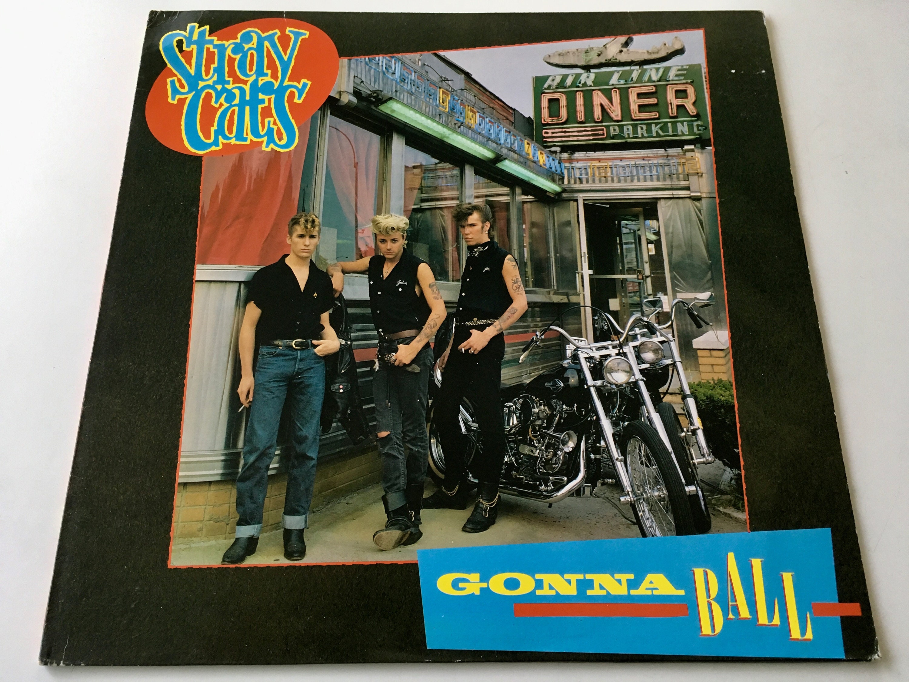 Stray Cats Gonna Ball