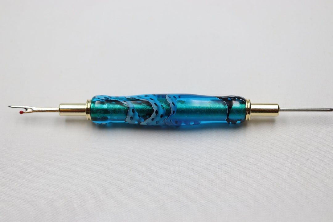 Seam Ripper & Stiletto in Gold Blue Topaz Mesh - Etsy Österreich