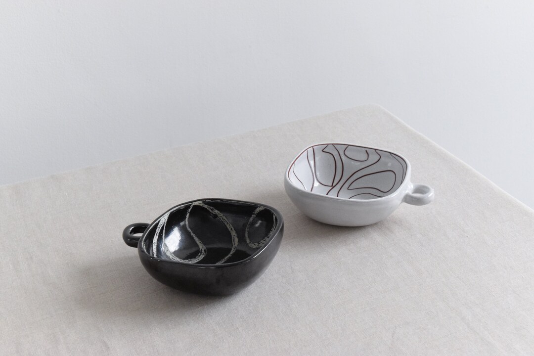 Vintage Pair of Patterned Studio Pottery Bowls With Handles - Etsy