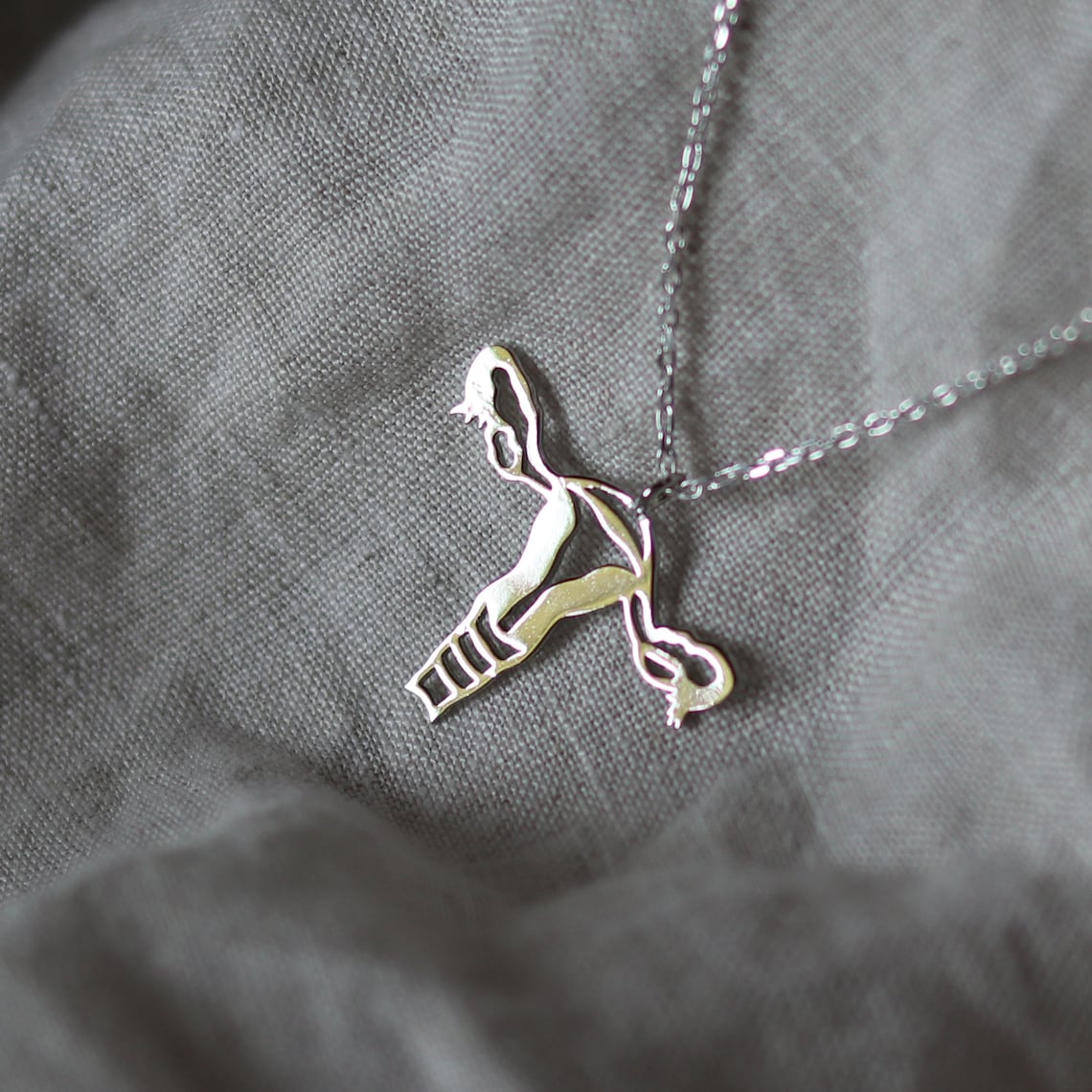 Uterus Pendant Female Anatomy Jewelry Silver Pendant Biology Vagina ...