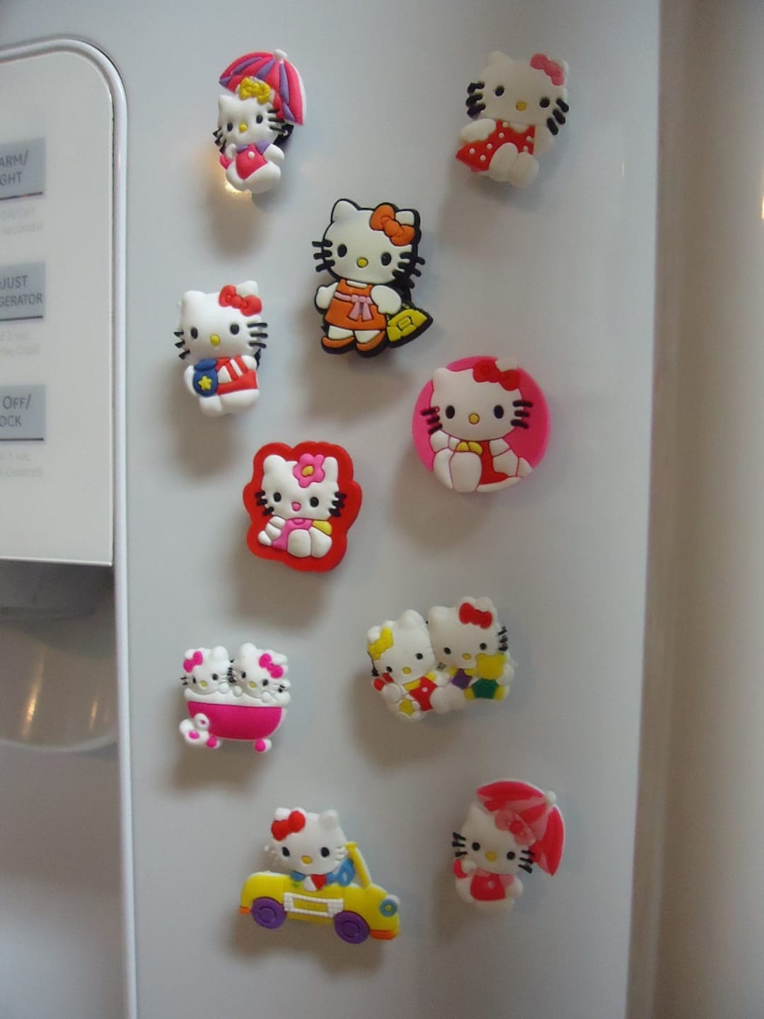 Kitty Cat Frig Magnets Sweetest Magnets Hang Childrens Artwork Photos ...