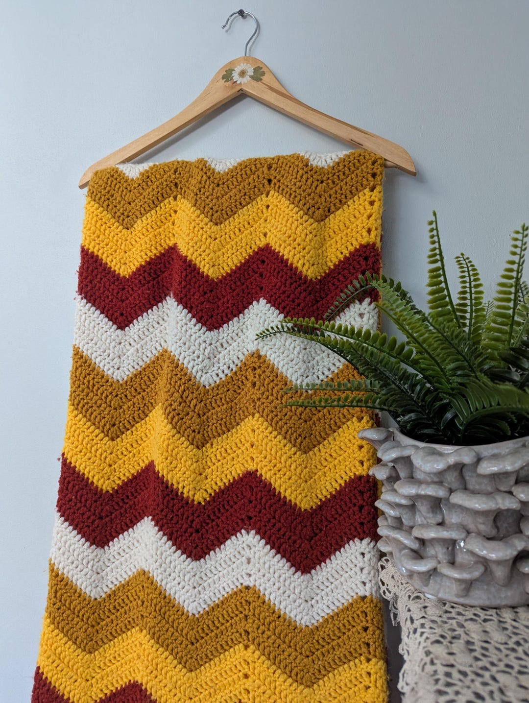 VTG Groovy 70s Color Palette Handmade Chevron Sunshine Yellow Orange ...
