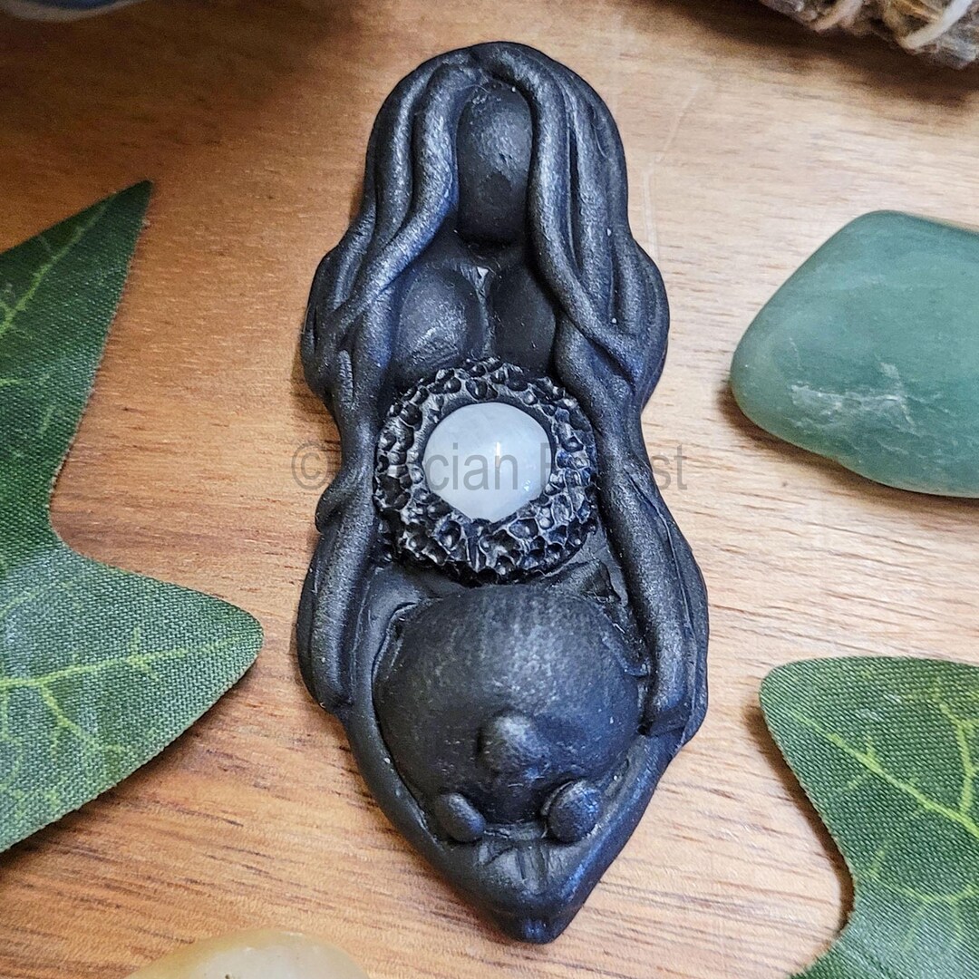 Altar Goddess, Cerridwen Goddess, Cerridwen Altar Decoration, Wiccan ...