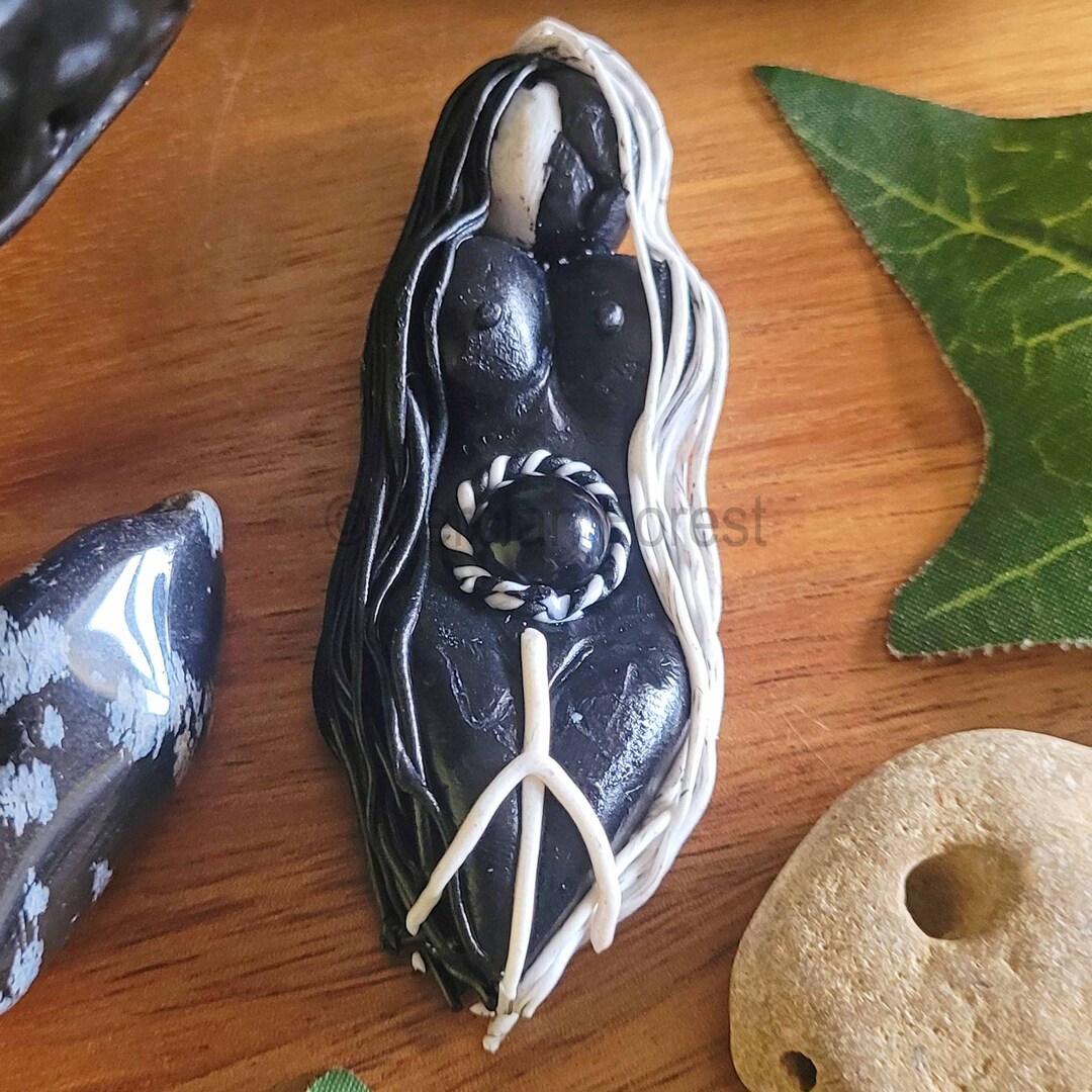 Altar Goddess, Hel Goddess, Norse Goddess, Norse Altar, Wiccan Witches ...