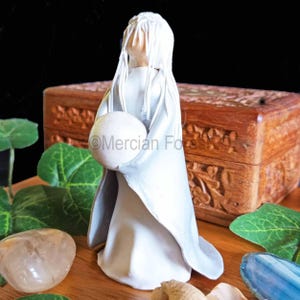 Selene Statue, Luna Statue, Goddess of the Moon, Pagan Altar Decoration ...