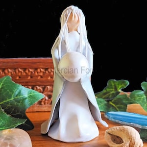Selene Statue, Luna Statue, Goddess of the Moon, Pagan Altar Decoration ...