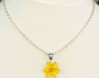 Daffodil Necklace - Etsy