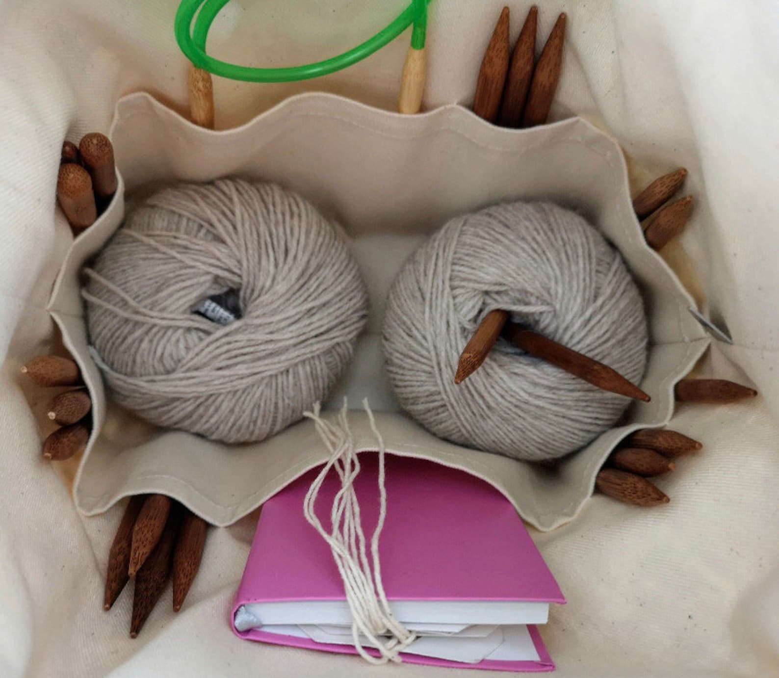 British Wool Craft Project Bag: British Brick Plaid, Wooden Handles, 9 ...