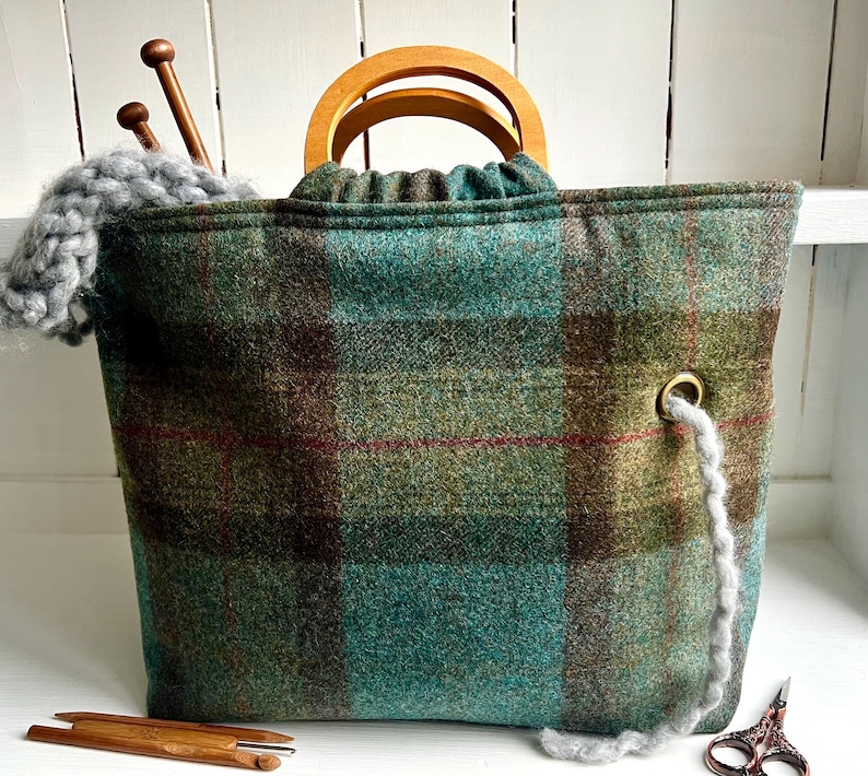 British Wool Craft Project Bag: British Brick Plaid, Wooden Handles, 9 ...